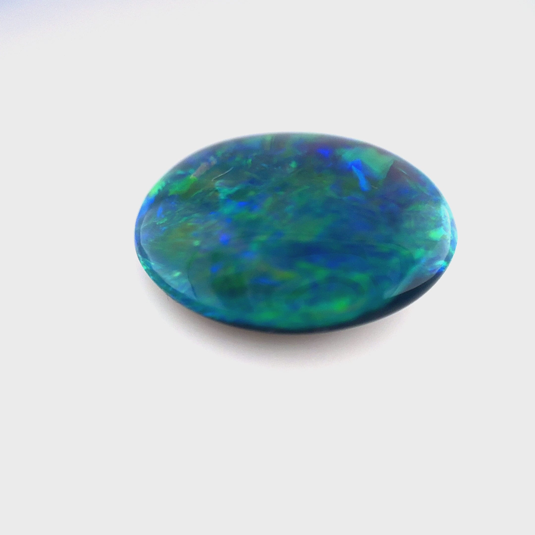 Black Opal - Oval, 6.76ct, 15.6 x 11.8 x 6.6mm – The GTC